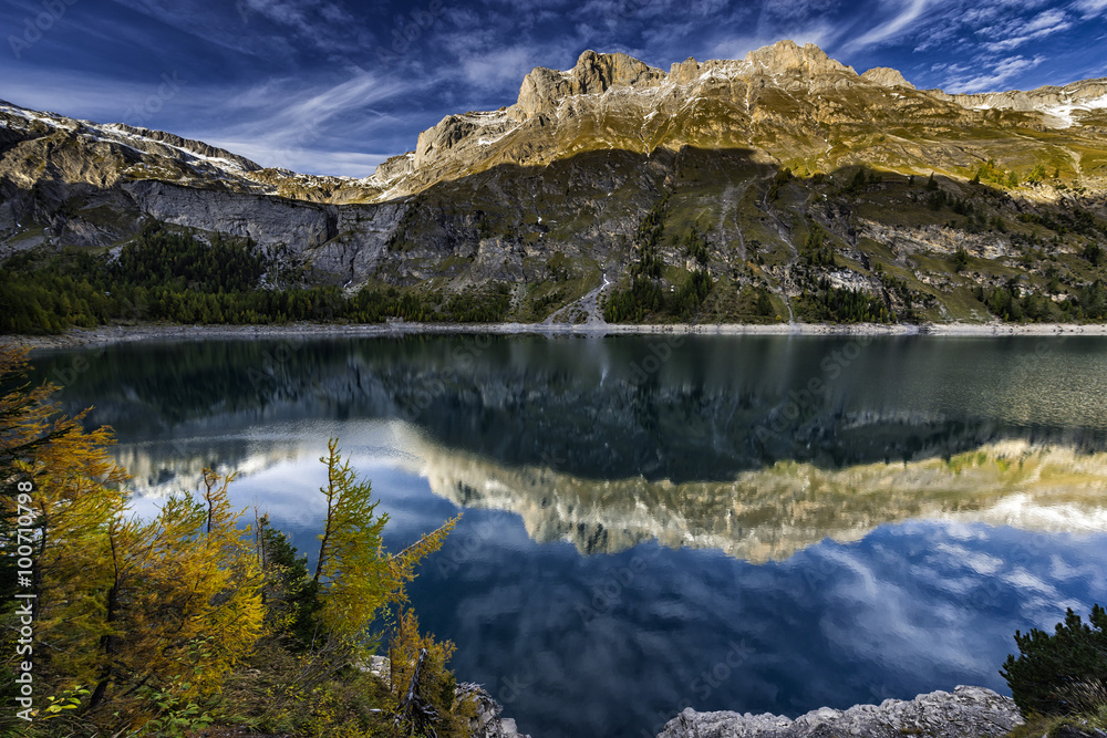 Der Stausee Lac Tseuzier im Wallis, Schweiz Stock Photo | Adobe Stock