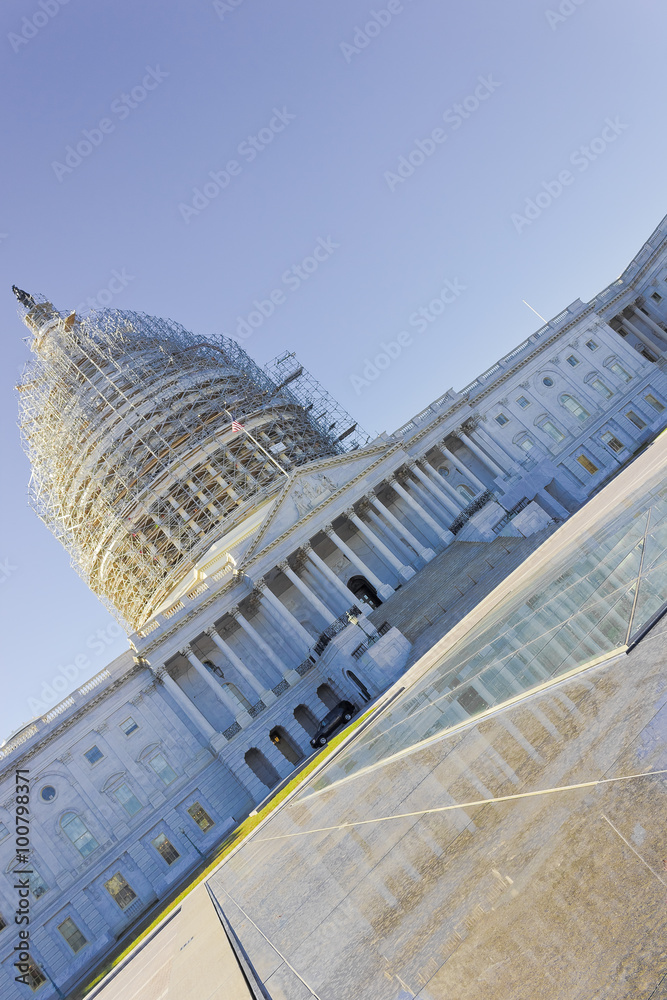 Eastern exterior and entrance to the United States Capitol Building ...