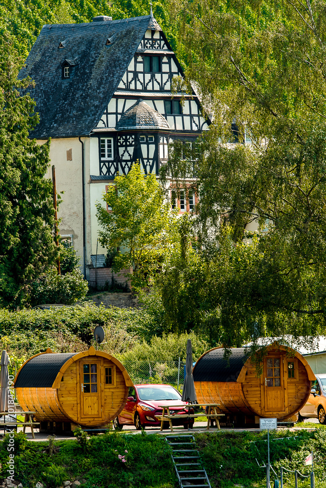 Erstaunlich Bernachtung Im Weinfass Am Rhein Fotos