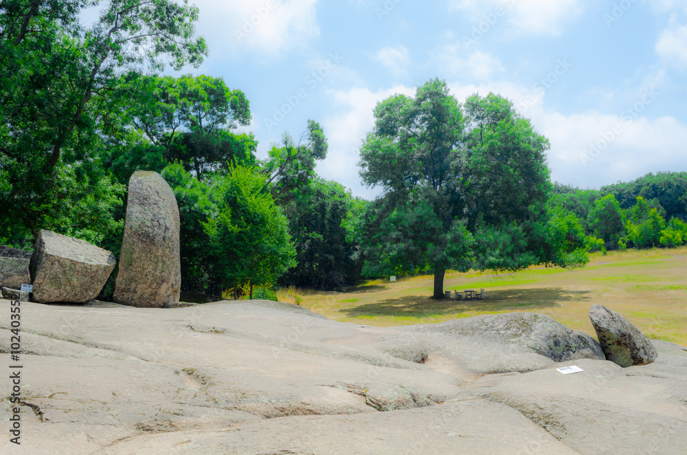 Foto de Big Boulders in the Stone Formation of Bulgaria Known as Beglik ...
