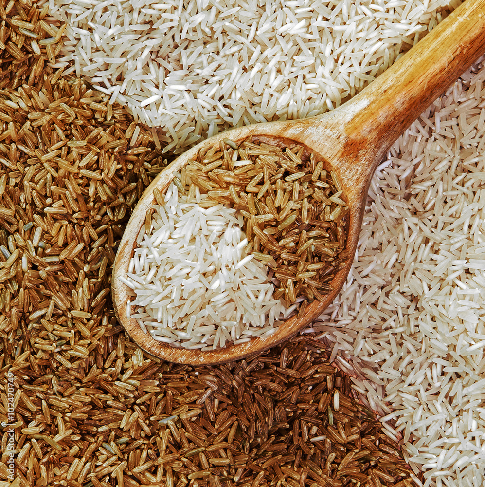 Rice? Brown and white rice. Background. Uncooked. Raw. Food conc foto ...