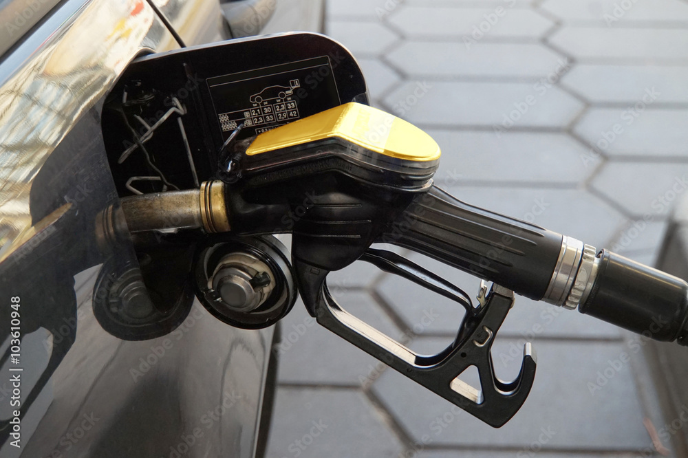 Tanken an der Tankstelle Stock Photo | Adobe Stock