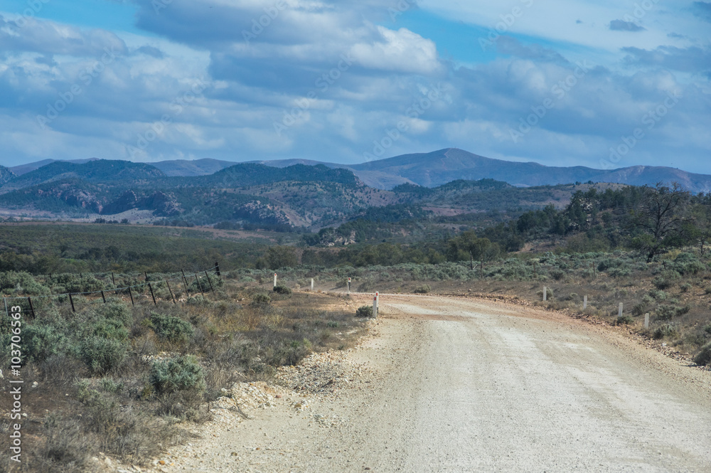 Outback roads and bush tracks in The Flinders Ranges National Park ...