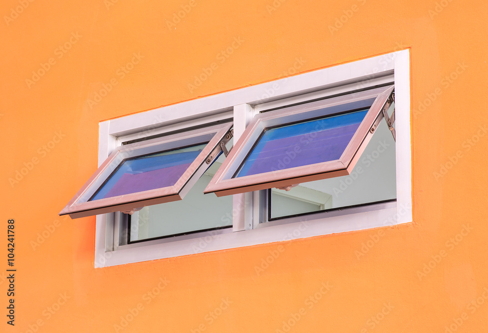 Open glass ventilation windows Stock 写真 | Adobe Stock