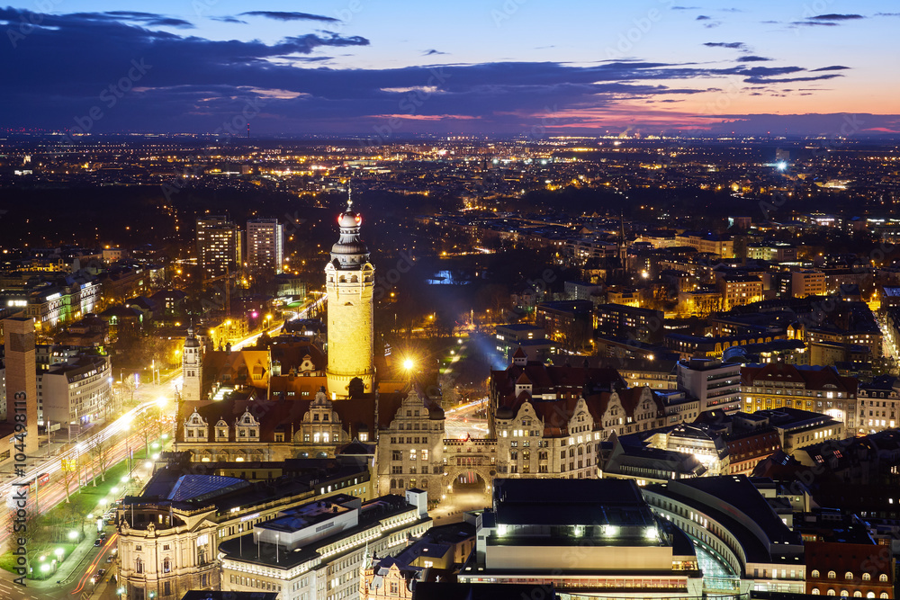 Nächtlicher Blick auf Leipzig Stock-Foto | Adobe Stock