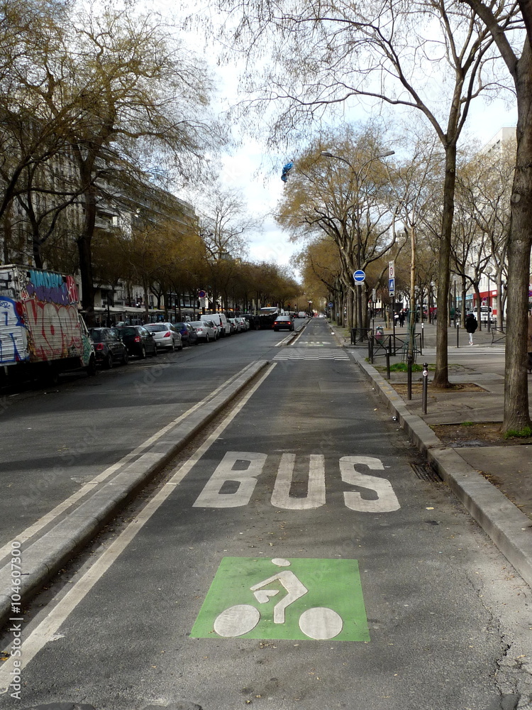 Voie de bus et piste cyclable, Paris, France Stock Photo | Adobe Stock