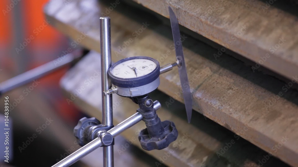 calibration of a gear wheel with a precision tool. Micrometer Stock 비디오 ...