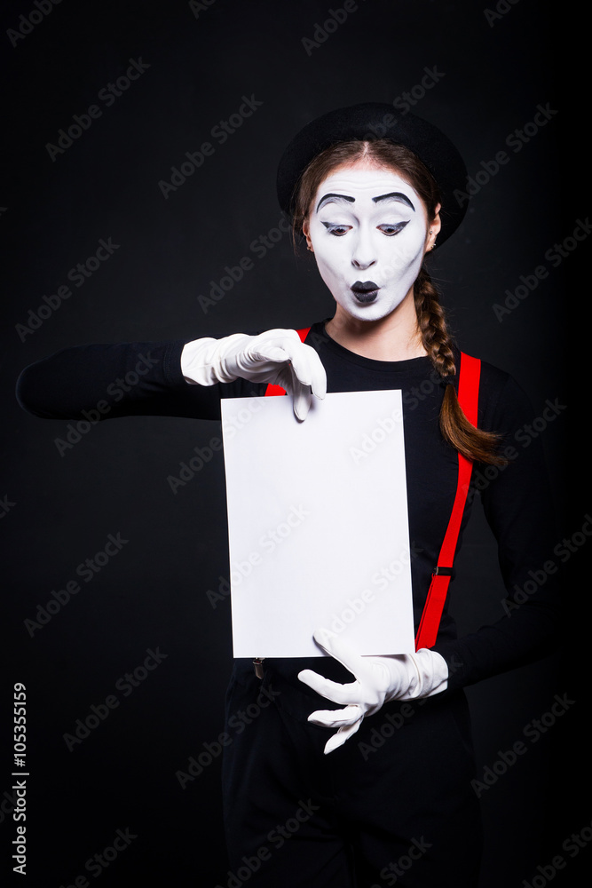 Girl Mimes