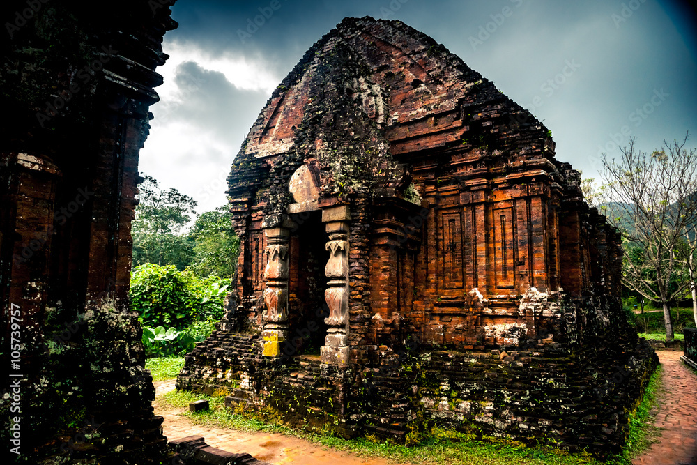 Foto de My Son, Ancient Hindu tamples of Cham culture in Vietnam near ...