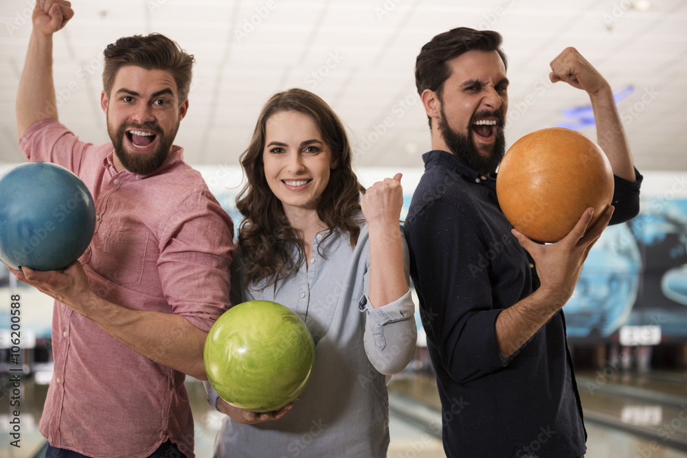 The winners of the bowling game Stock-Foto | Adobe Stock
