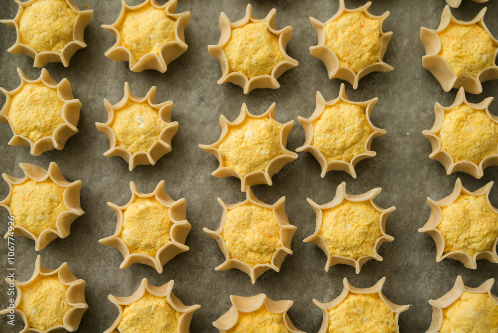 Pardule fresche, formaggelle di ricotta della Sardegna Stock Photo ...