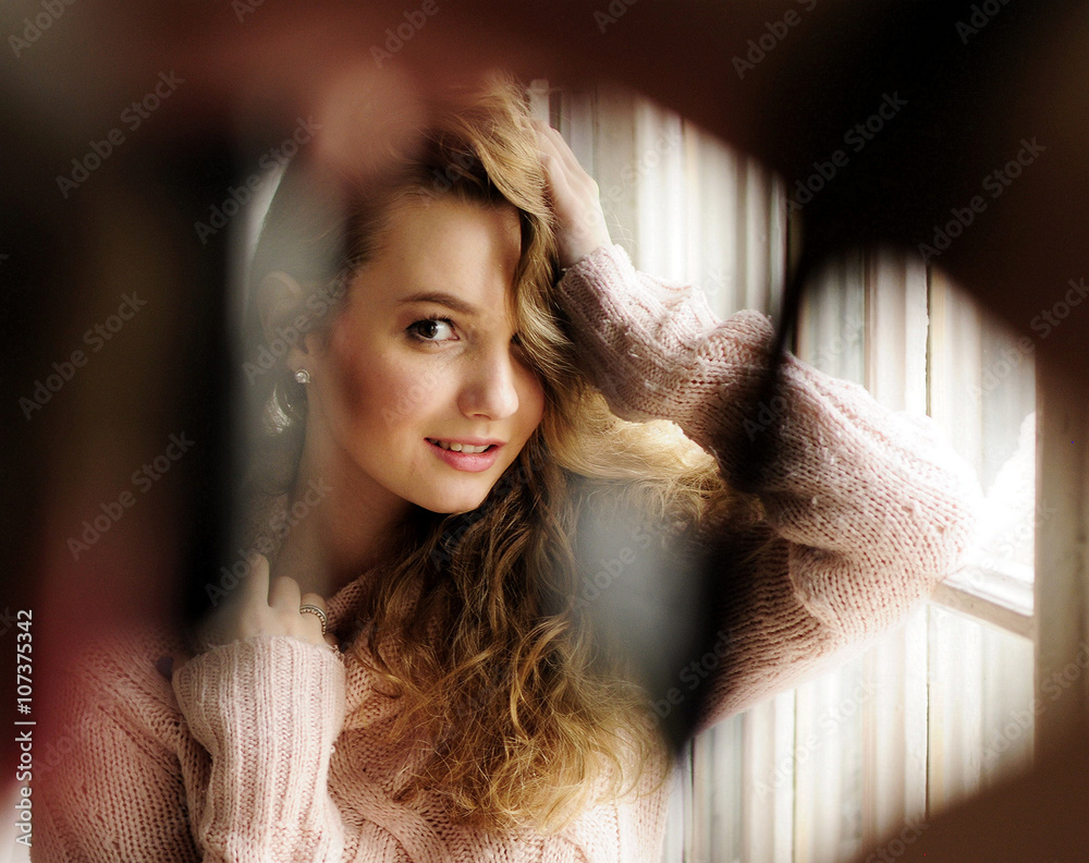 spy unmasked, peep model on the photo shoot posing for a photograph ...