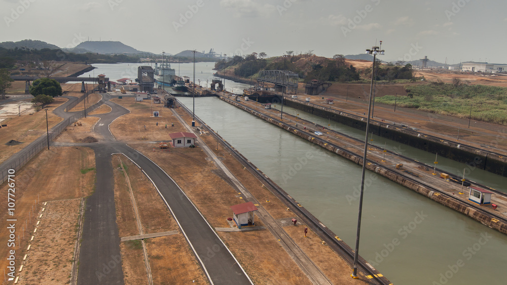 The Panama Canal, which connects the Atlantic Ocean to the Pacific ...