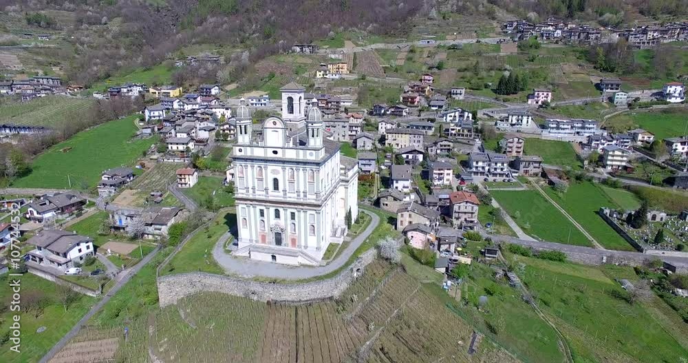 Vidéo Stock Aerial 4k - Tresivio - Valtellina (IT) - Santuario della ...