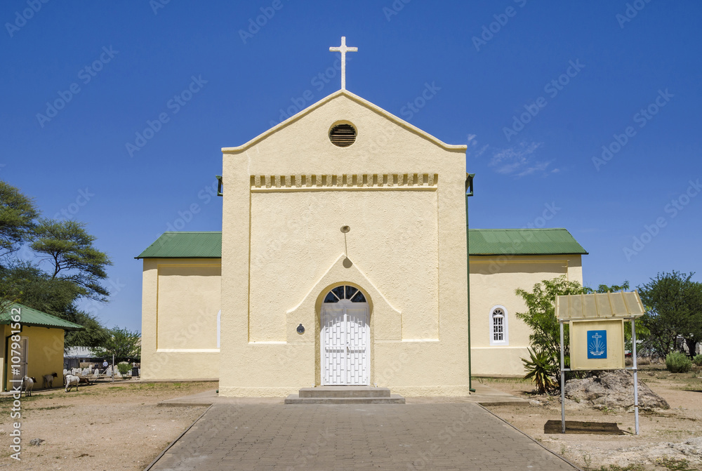 Foto de Lutheran Church with War graves cemetery, build in 1870 ...