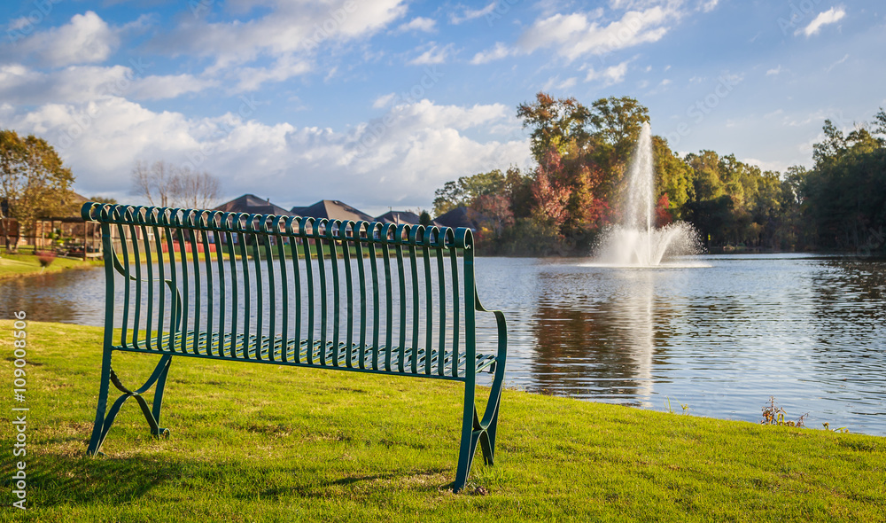 Lake Thinking Bench: Picture of a neighborhood thinking bench that ...