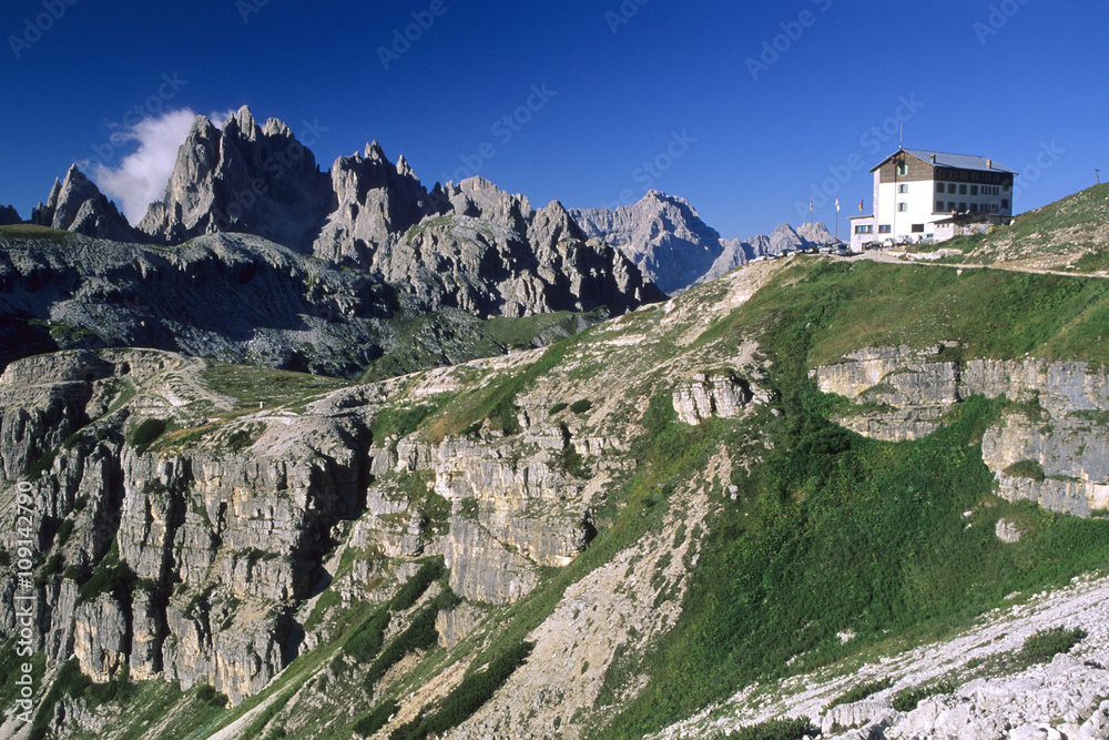 tre cime di lavaredo rifugio lavaredo Stock Photo | Adobe Stock