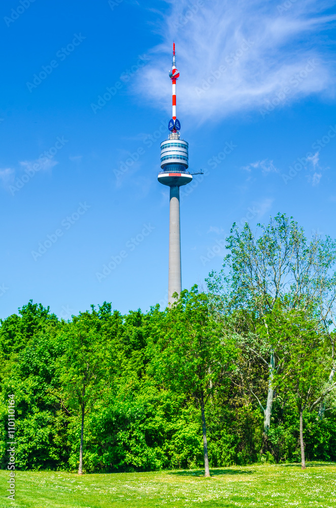 Stockfoto The Vienna Donauturm (Danube Tower), opened in April 1964, is ...