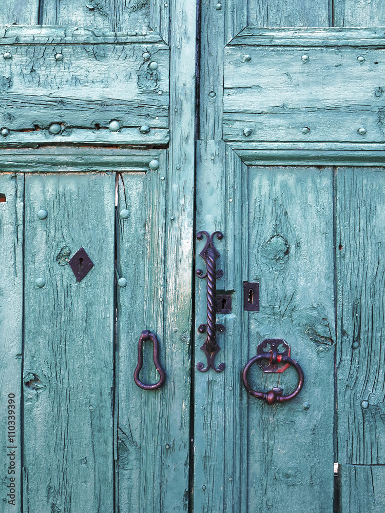puerta rustica en la casa de un pueblo Stock Photo | Adobe Stock