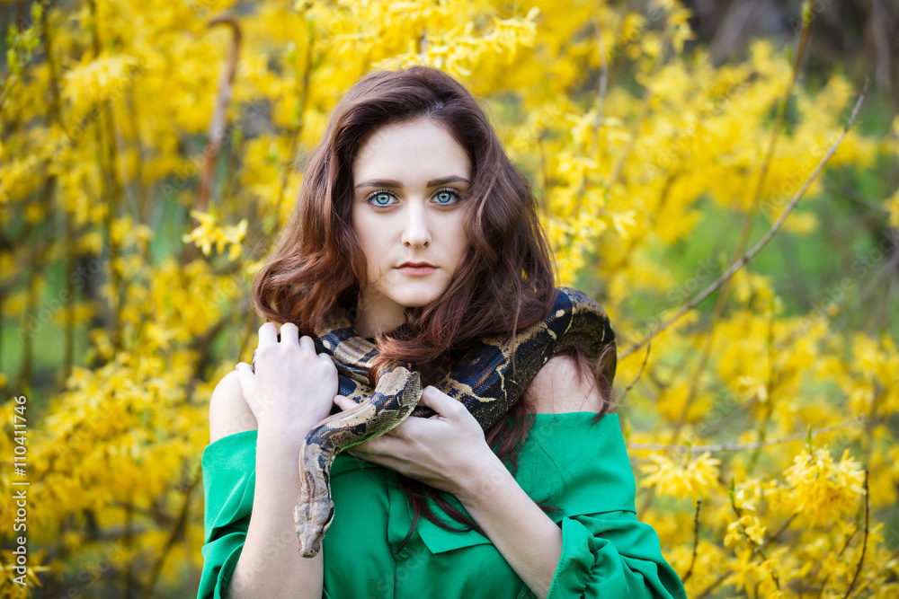 Attracrive girl with python Stock-Foto | Adobe Stock