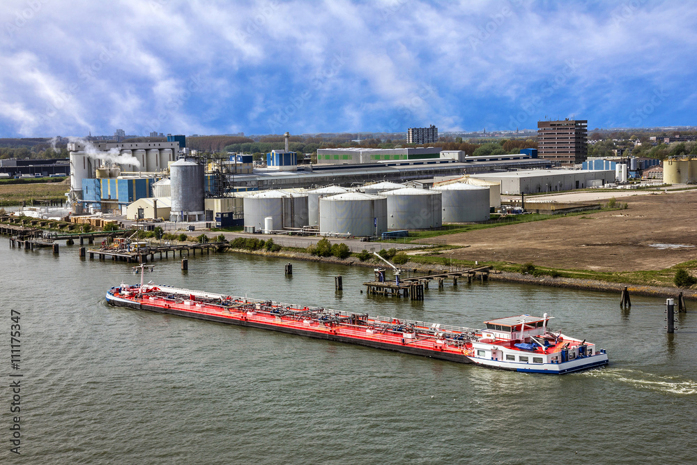 Rotterdam, Tanker port terminal and cargo ship, oil carrier Stock Photo ...