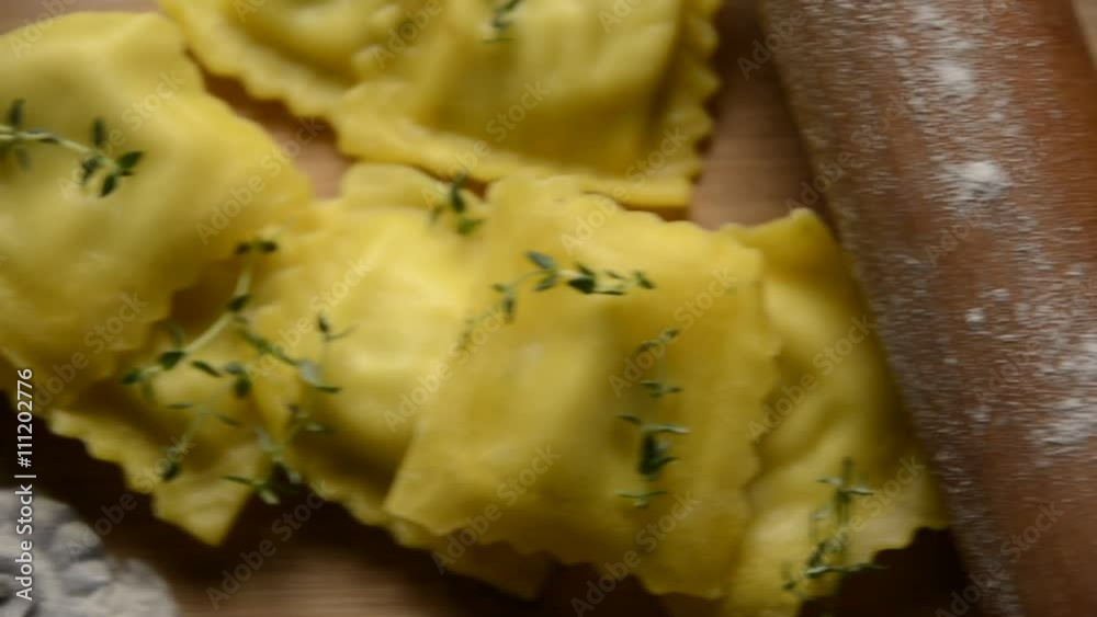 Ravioli Равиоли רביולי Raviolis راویولی Ռավիոլի ラビオリ 라비올리 Равиоли ราวี ...