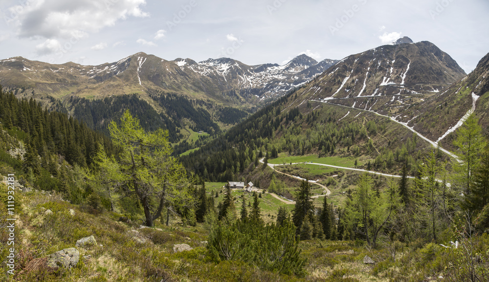 Panorama Sölktal in der Steiermark, Österreich Stock-Foto | Adobe Stock