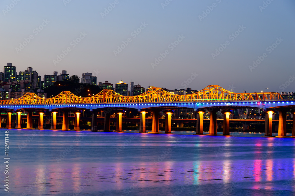 Dongho bridge over Hangang or Han river, Seoul, Korea, at night Stock ...