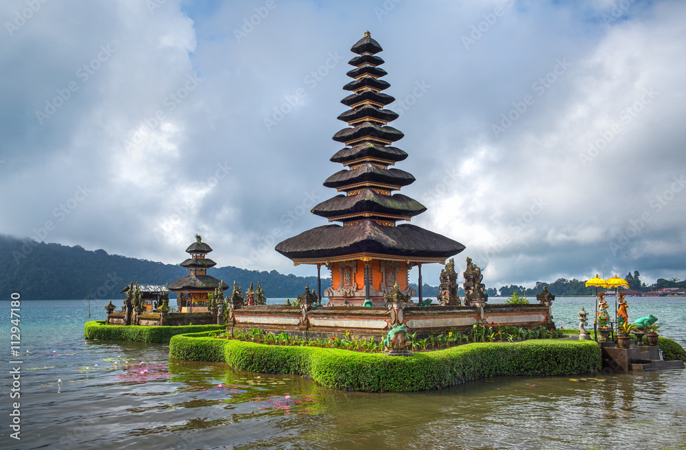 Pura Ulun Danu Bratan, Hindu temple on Bratan lake, Bali, Indonesia ...