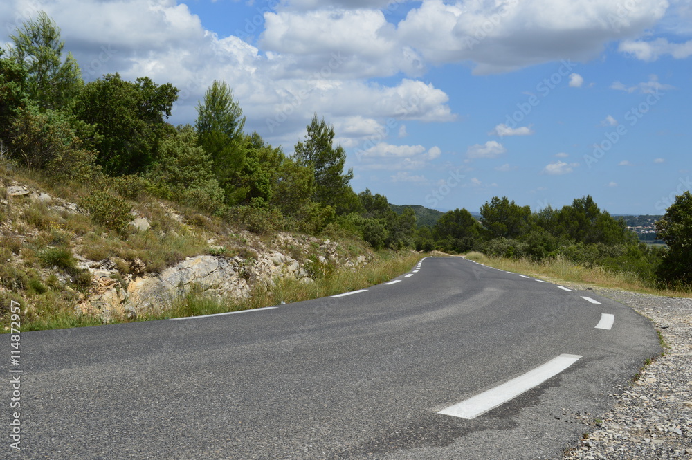 Virage à gauche Photos | Adobe Stock