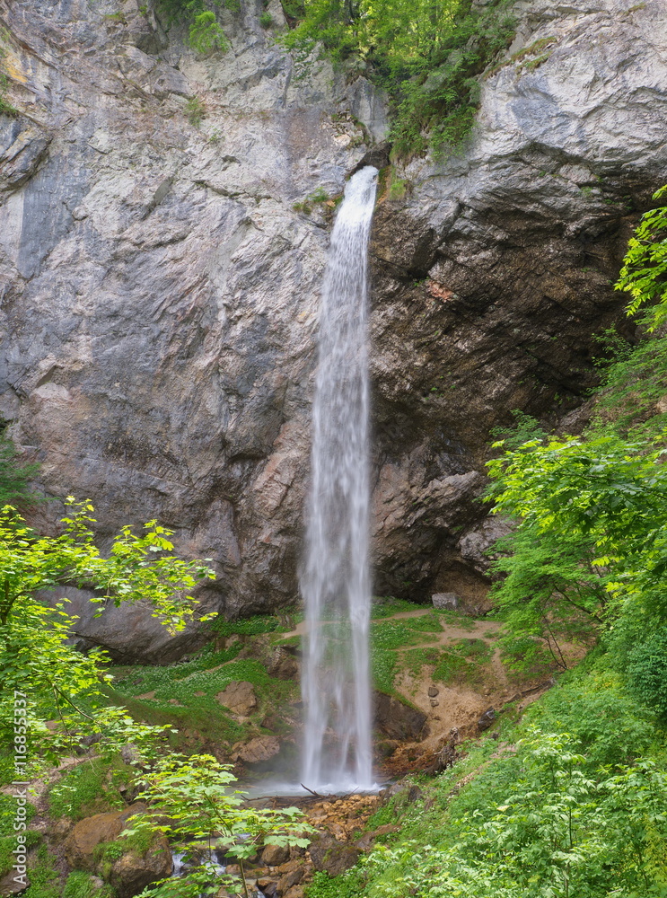 Wildensteiner Wasserfall, einer der höchsten frei fallenden Wasserfälle ...