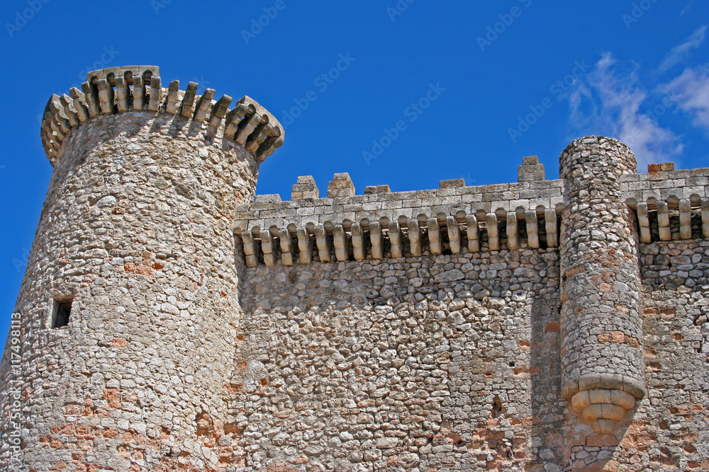 Almenas del Castillo de Torija, Guadalajara (España) foto de Stock ...