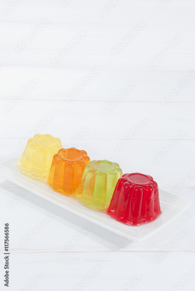 Postre De Gelatina De Colores