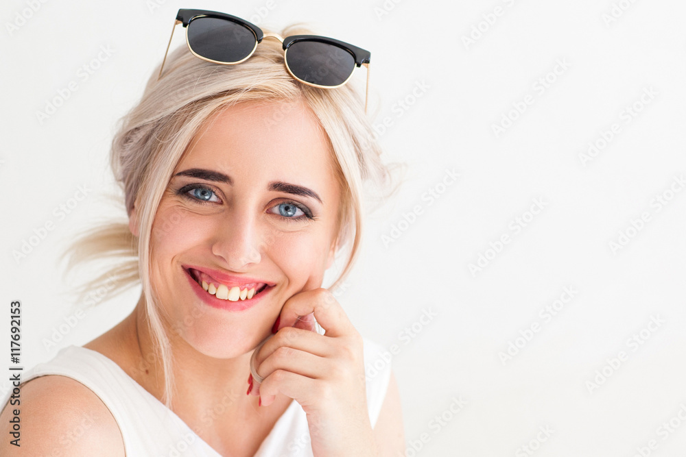 Pretty People With Crooked Teeth