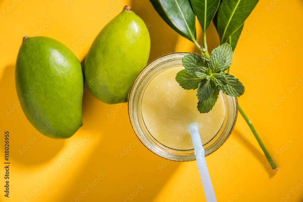 Foto de Green mango juice also known as kairi panha, aam panna, Mango ...