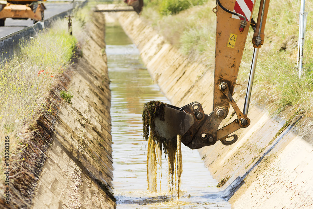 excavators to cleaning the water canals for traditional irrigation ...