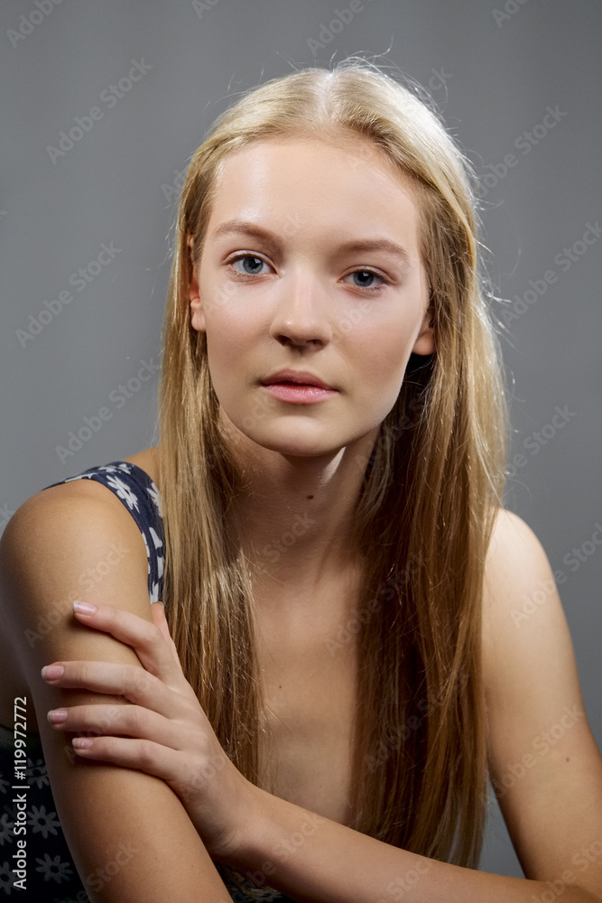 Low key portrait of young sensual girl with natural makeup and b Stock ...