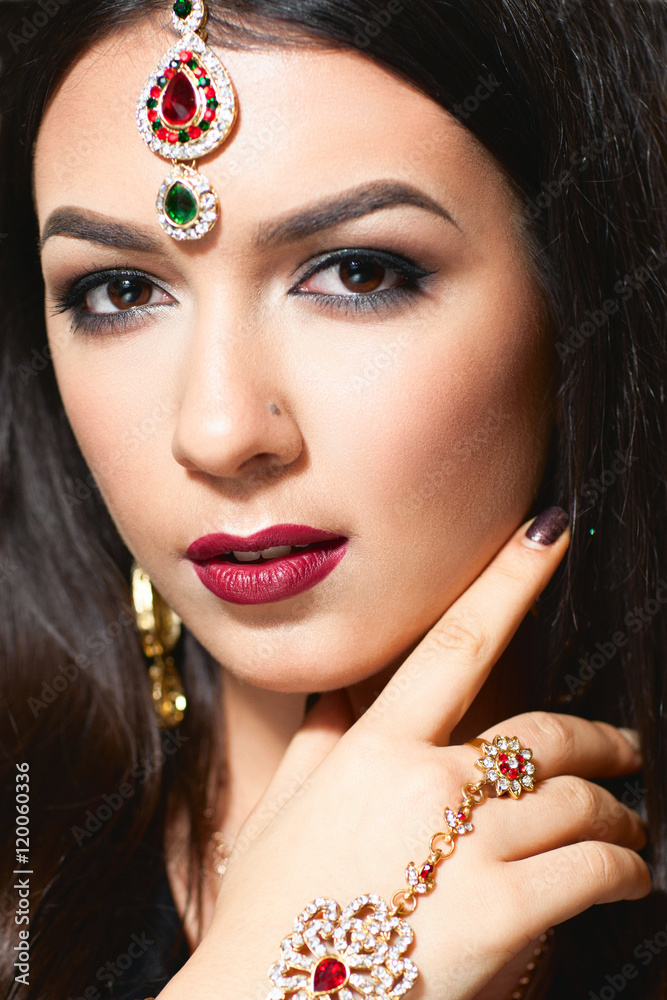 Beautiful indian princess portrait. Close-up of gorgeous arabic woman ...