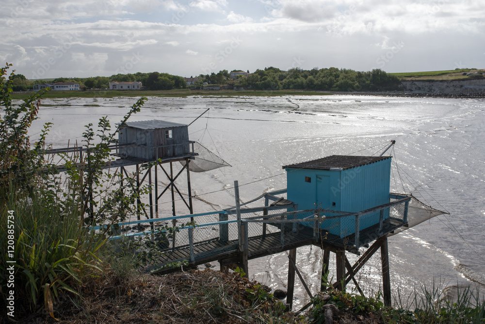 carrelets de pêche Photos | Adobe Stock