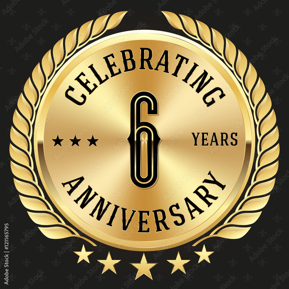 Gold celebrating 6 years badge, button on black background Stock 벡터 ...