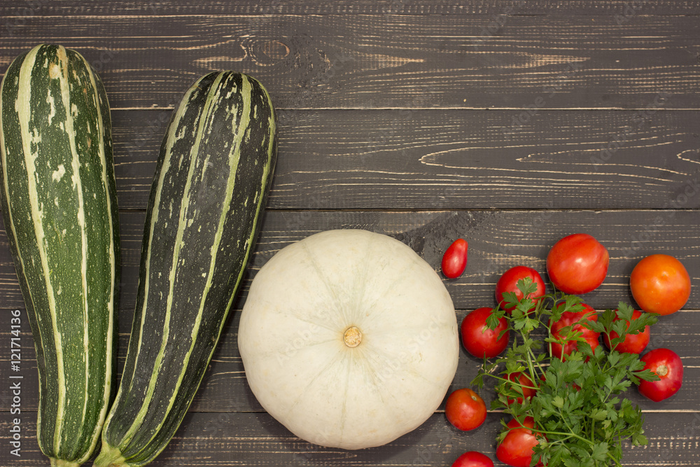 Урожай из свежих овощей на столе. Stock Photo | Adobe Stock