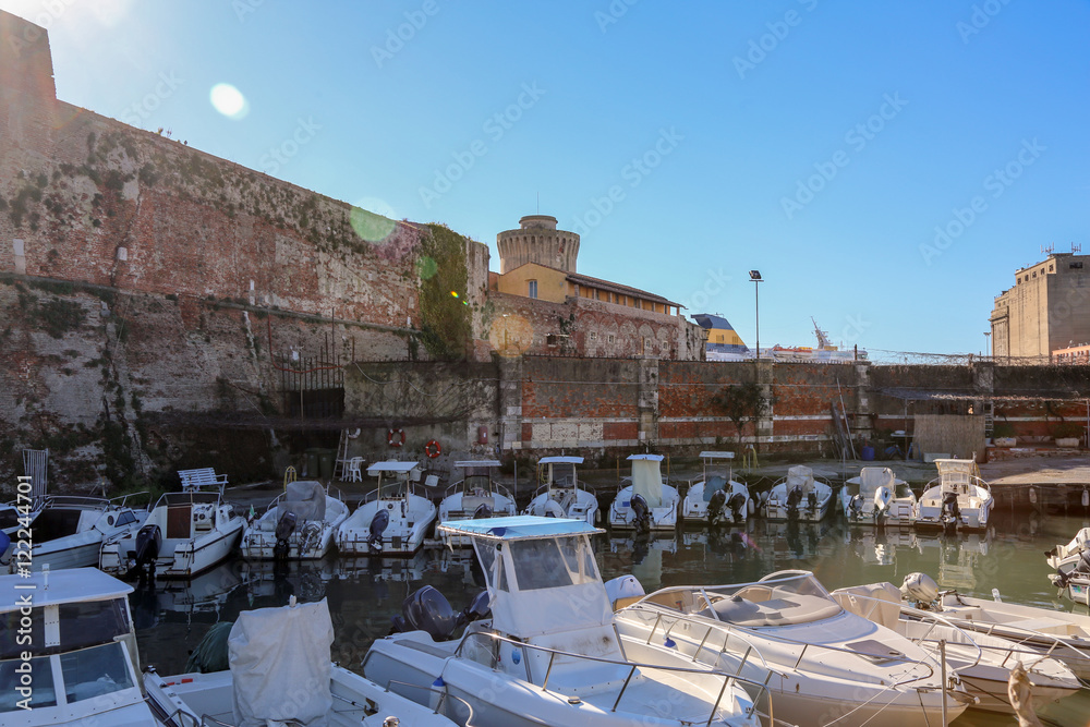 Italien, Toscana, Riviera, Livorno, Hafen, Seehafen, Fähren, Schiffe, Boote, Motorbote, Fähre ...