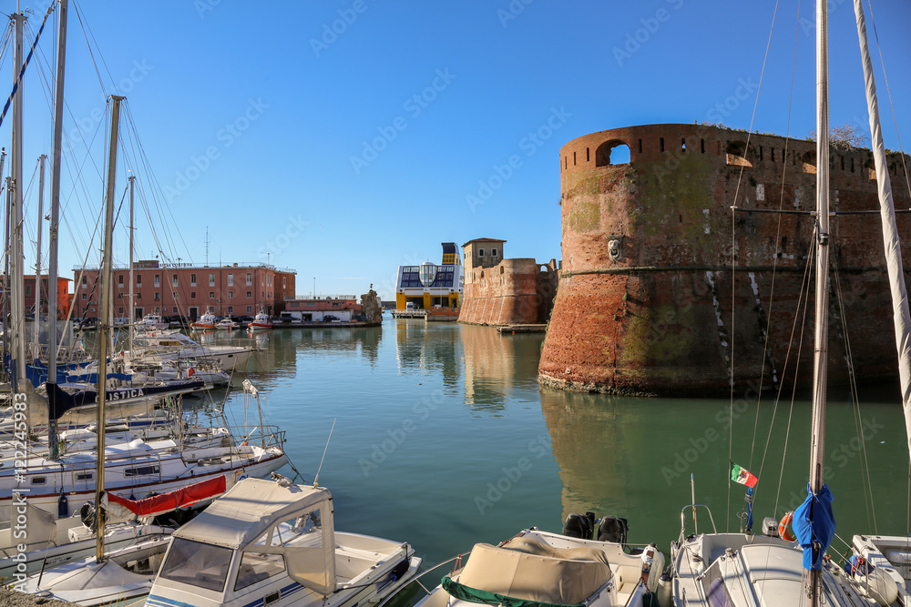 Italien, Toscana, Riviera, Livorno, Hafen, Seehafen, Fähren, Schiffe, Boote, Motorbote, Fähre ...