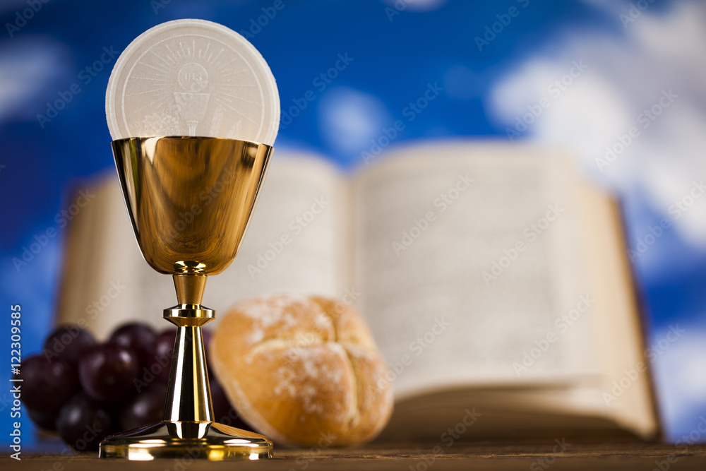 Eucharist symbol of bread and wine, chalice and host, First comm Stock ...
