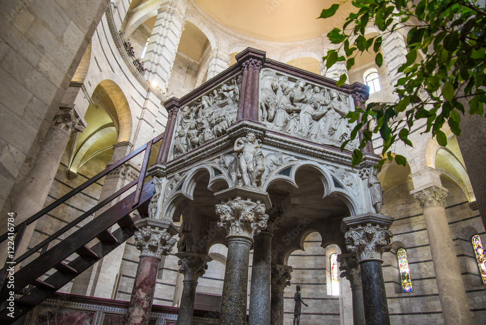 Púlpito baptisterio de la catedral de Pisa Stock Photo | Adobe Stock