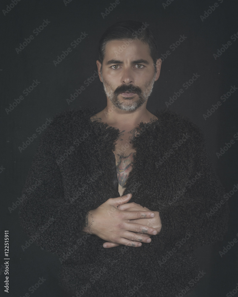 Retrato de hombre con bigote Stock Photo | Adobe Stock