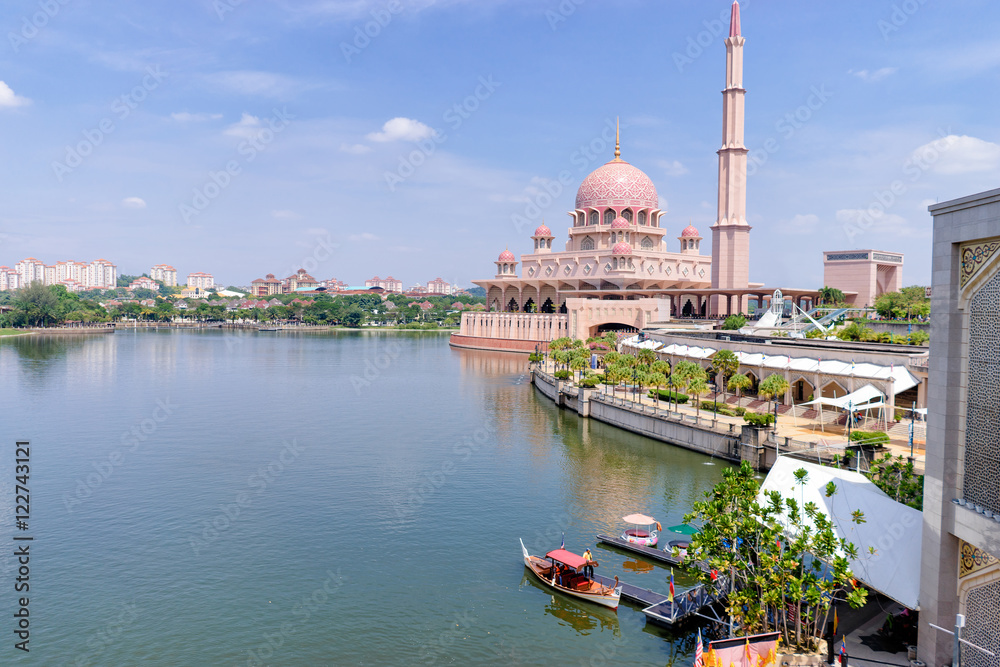 Beautiful cityscape. The river embankment and mosque of Putrajaya city ...