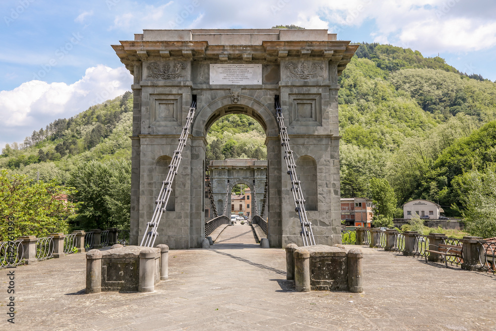 Poster Provin Lucca, Barga, Teufelsbrücke, Italien, Toscana, Urlaub ...