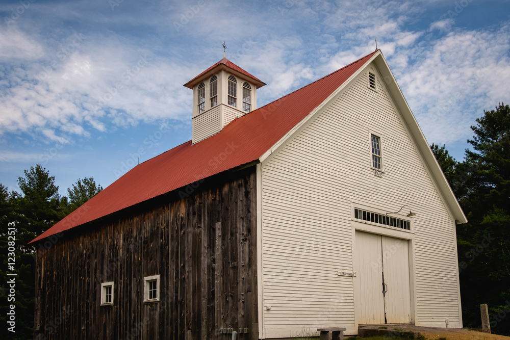 Red Roof Barn Stock Photo | Adobe Stock