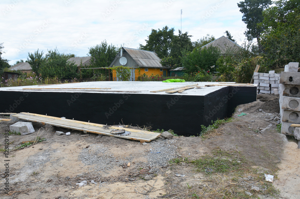 Waterproofing foundation walls. Foundation Waterproofing and Damp ...